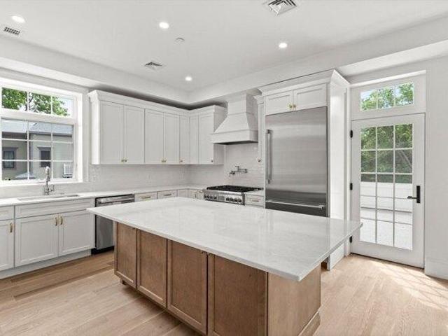 condo with 4 bedroom, Marblehead MA ES103889478