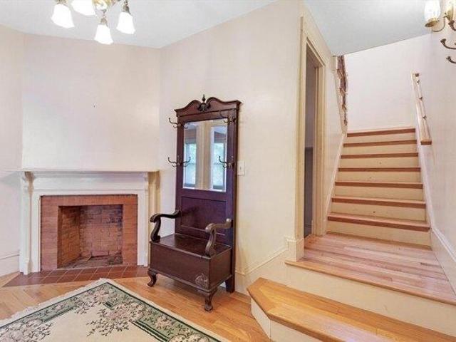 condo with 4 bedroom, Medford MA ES104444018