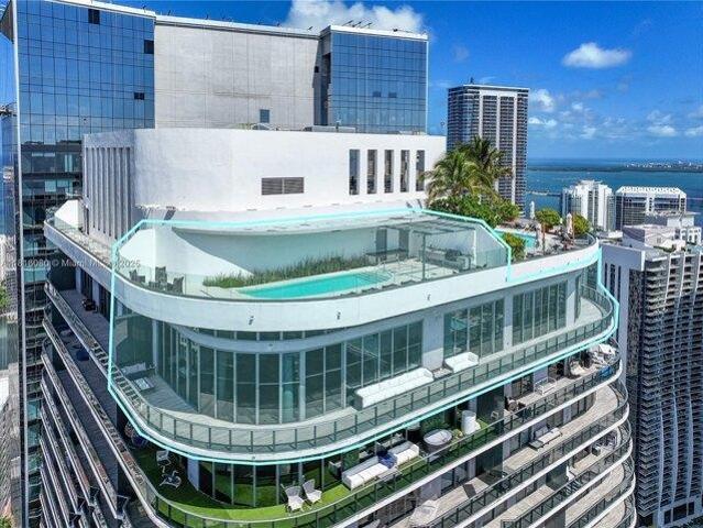 condo with 4 bedroom, Miami FL DLS92986278