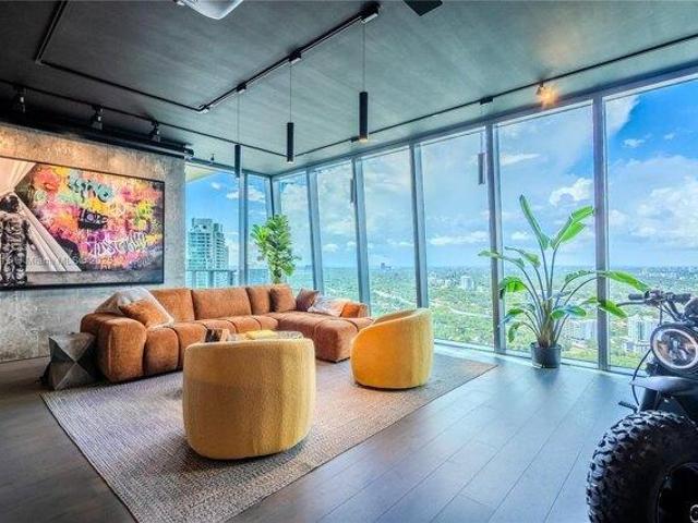 condo with 4 bedroom, Miami FL ES104903259