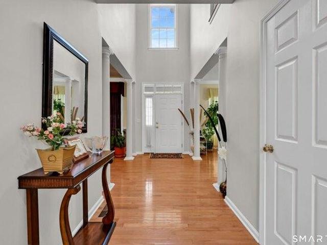 condo with 4 bedroom, Middlebury CT DS104236405
