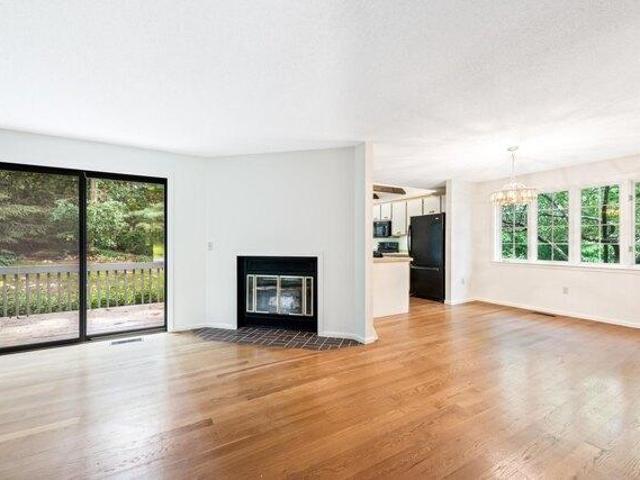 condo with 4 bedroom, Nashua NH ES104442318