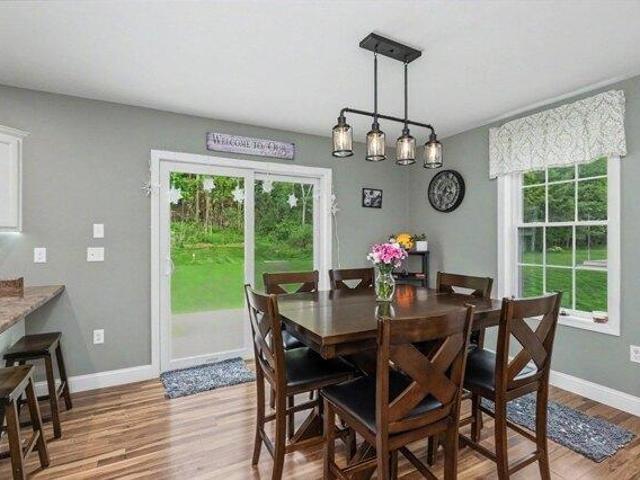 condo with 4 bedroom, Nashua NH ES104607088