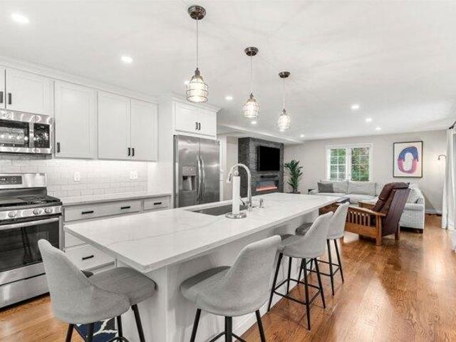 condo with 4 bedroom, Nashua NH ES104851362