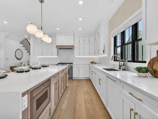 condo with 4 bedroom, Newton MA ES104479142