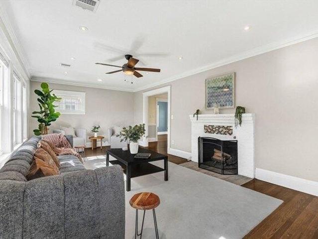 condo with 4 bedroom, Newton MA ES104375215
