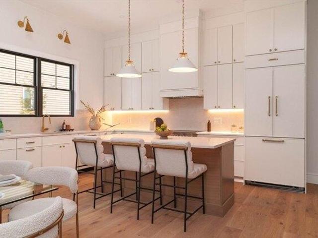 condo with 4 bedroom, Newton MA ES105193068