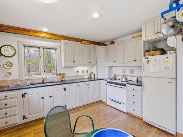 condo with 4 bedroom, New Ipswich NH ES104042009