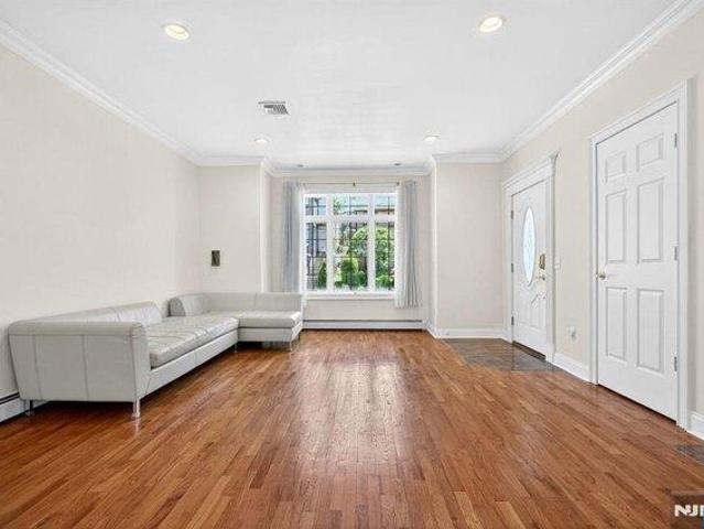 condo with 4 bedroom, Palisades Park NJ DS104443396