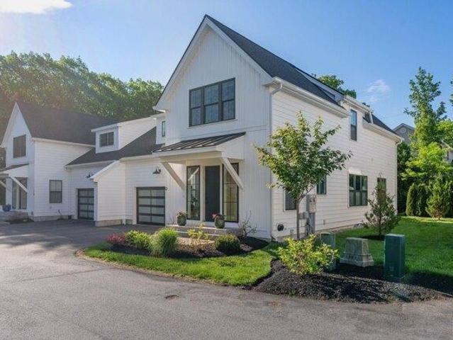 condo with 4 bedroom, Portsmouth NH DS104078482