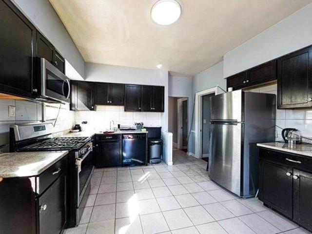 condo with 4 bedroom, Revere MA ES103071286