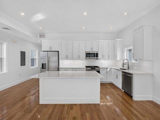 condo with 4 bedroom, Revere MA ES105060930