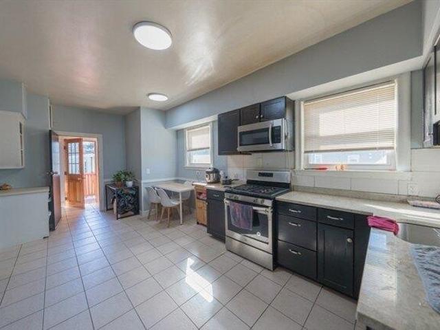 condo with 4 bedroom, Revere MA ES105125170