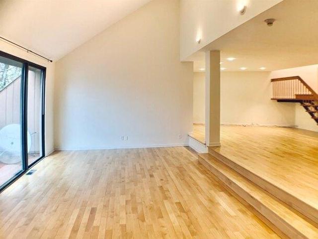 condo with 4 bedroom, Secaucus NJ DS102726834