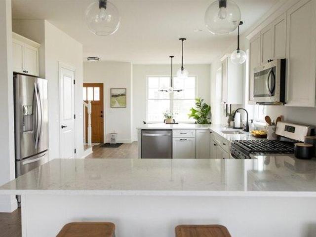 condo with 4 bedroom, South Burlington VT ES105174347