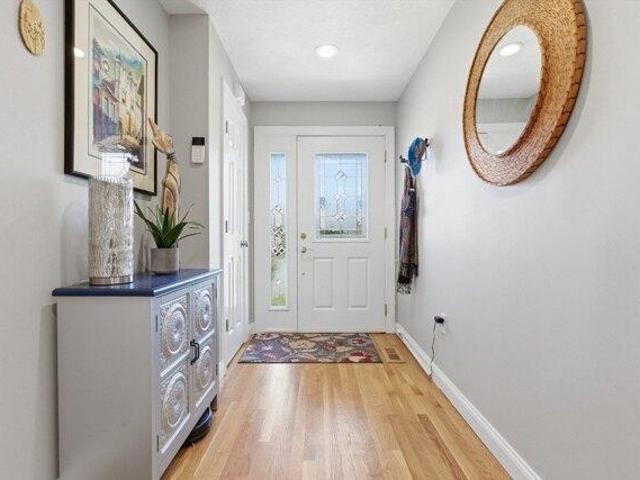 condo with 5 bedroom, Wakefield MA DLS102595285