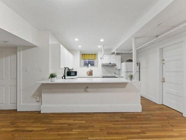 condo with 5 bedroom, Brookline MA DS102412795