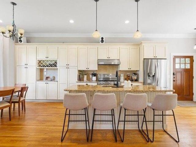 condo with 5 bedroom, Newton MA ES105290118