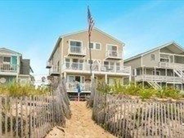 condo with 5 bedroom, Salisbury MA DS104007520