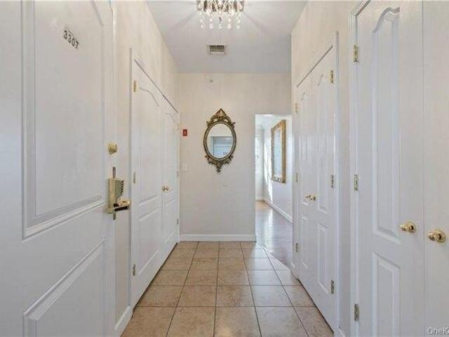 condo with 5 bedroom, Spring Valley NY DS103600444