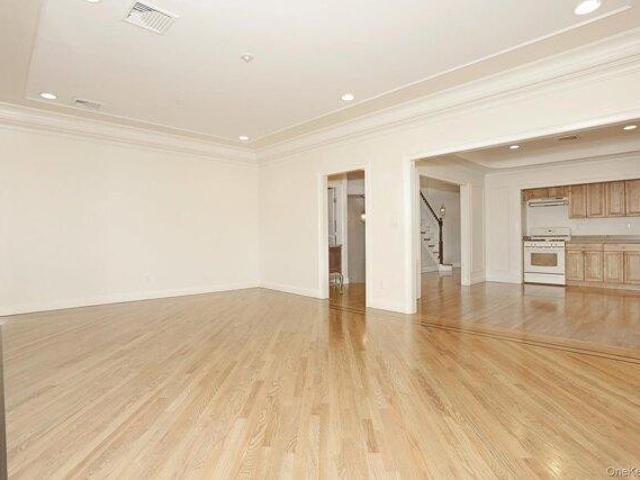 condo with 7 bedroom, Monsey NY ES105192463