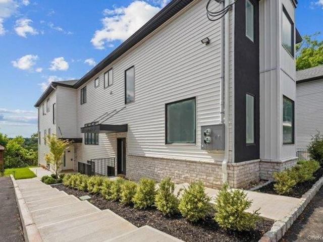 condo with 7 bedroom, Spring Valley NY ES103619904
