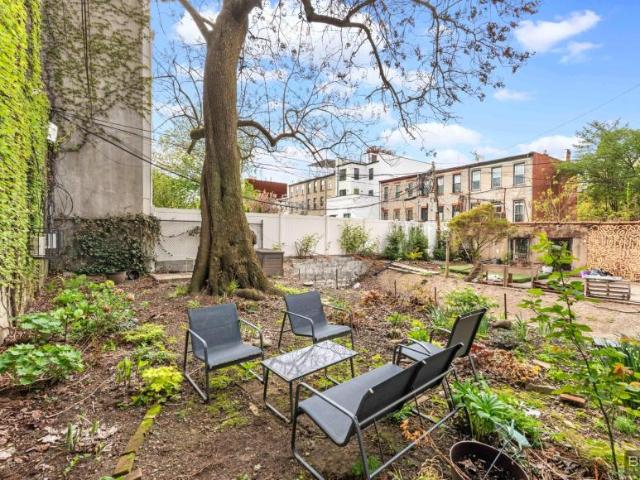 condo BROOKLYN NY ES101804992