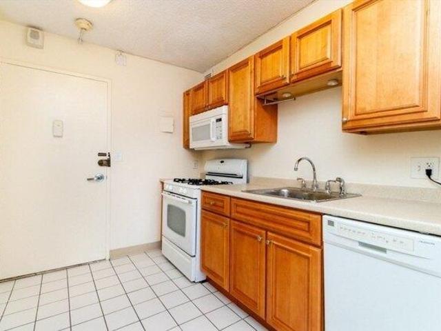 condo Brookline MA ES105093930
