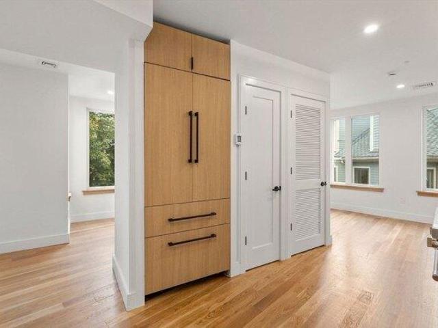 condo Brookline MA ES105279451