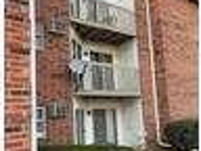 Condo For Rent In Lake In The Hills, Illinois