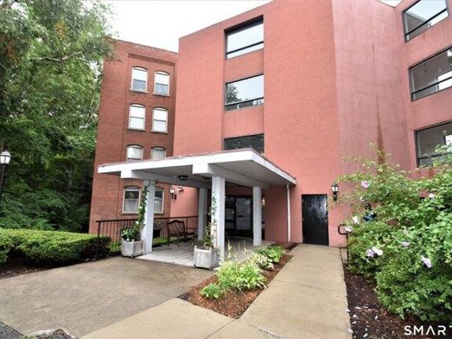 condo Glastonbury CT ES104477304