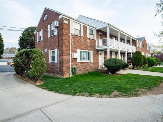 condo Glen Oaks NY DS102244173