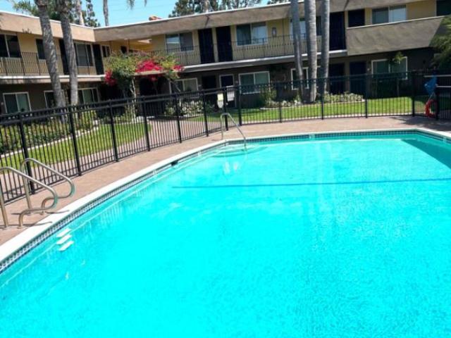 condo Hawthorne CA 90250 DS88168909