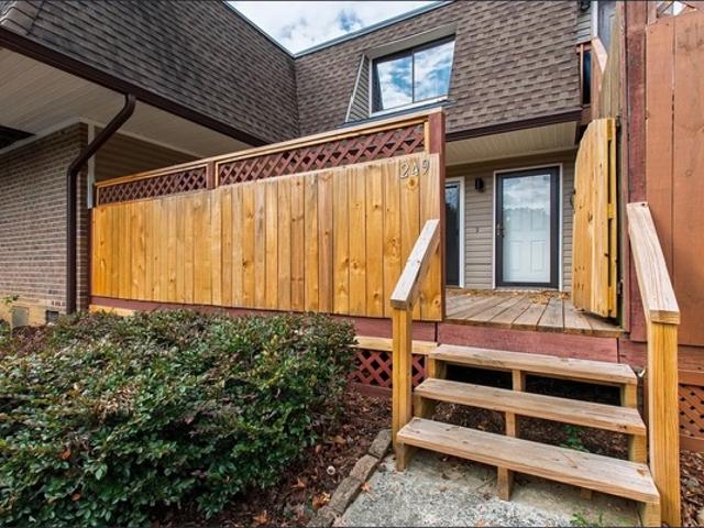 Condo In Finely Forest