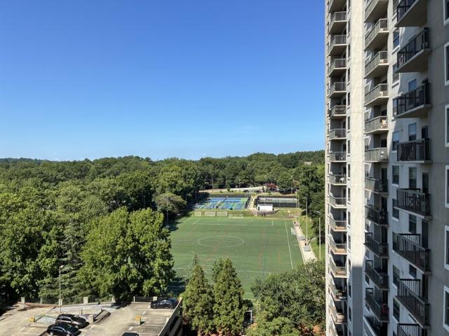 Condo in Hi_rise in Sandy Springs Lots of Amenitie
