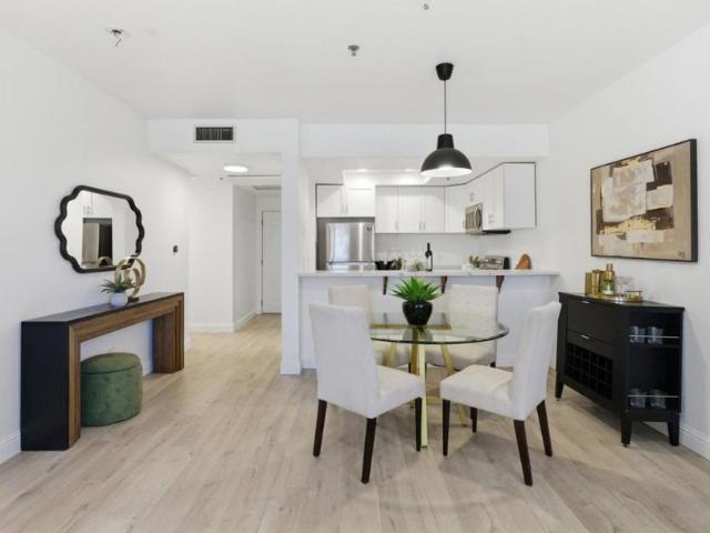 Condo: MLS #ML82059