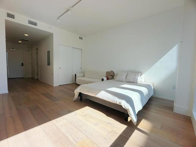 Condo: MLS #ML82038