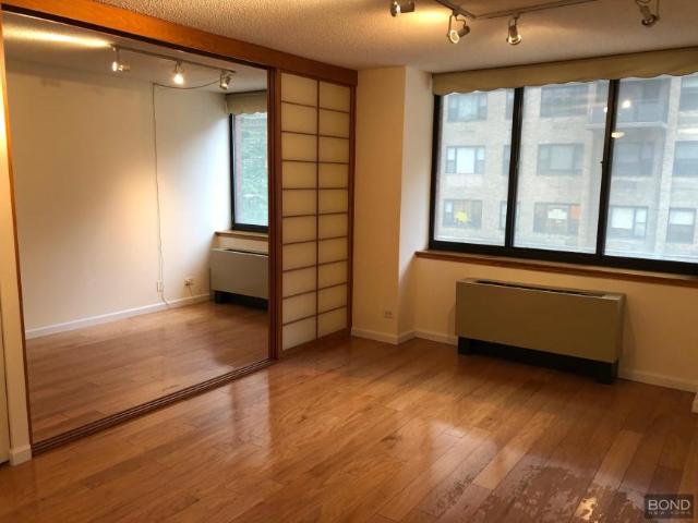 condo New York NY DS101786343