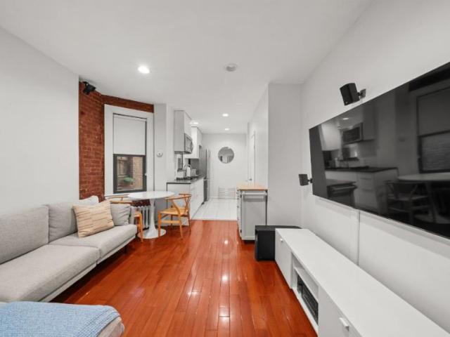 condo NEW YORK NY DS103493424