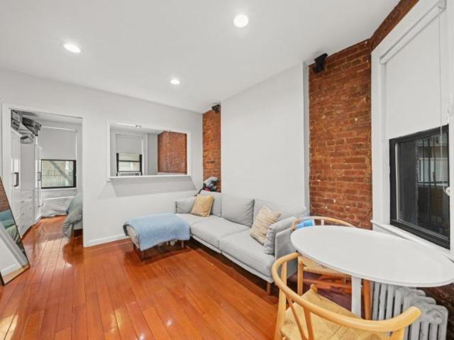 condo NEW YORK NY ES103493424