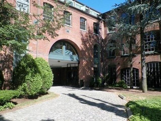 condo Providence RI ES104510744