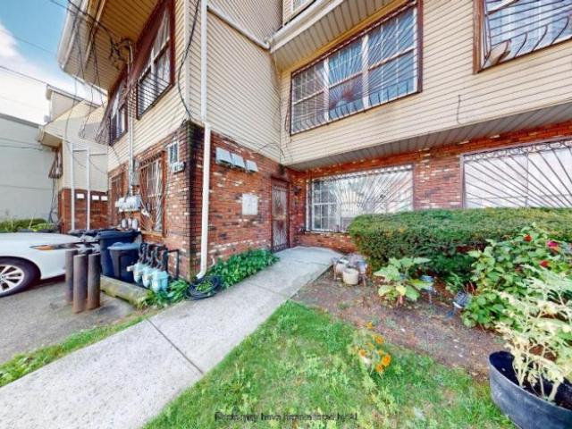 condo Queens NY ES104946491