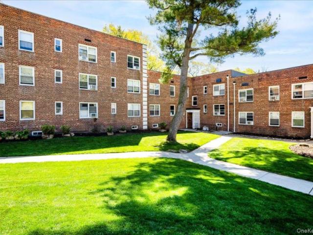 condo Roslyn Heights NY DLS102701179