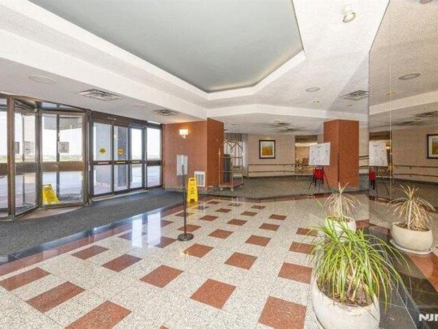 condo Secaucus NJ ES105156681
