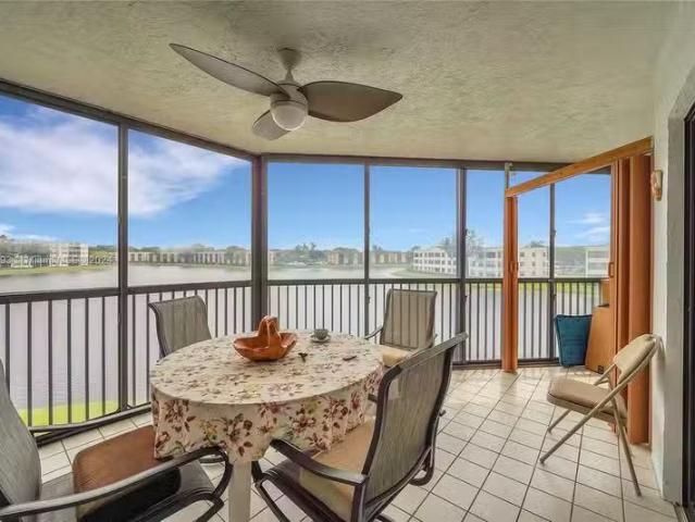 Condominium Tamarac, FL 7250 Fairfax Dr #302