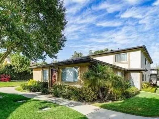 Condominium, Traditional Simi Valley, CA 5977 Nelda St #1