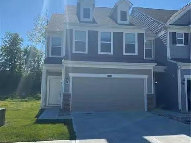 Condominium, Traditonalamerican Fishers, IN 13484 Dewpoint Ln