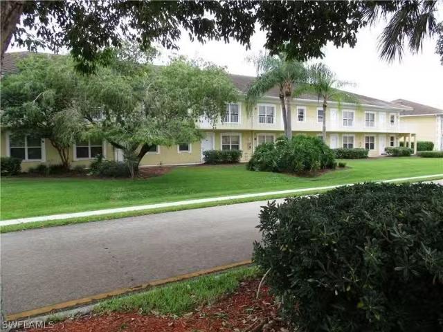 Condominium, Two Story, Low Rise Cape Coral, FL 1942 Beach.