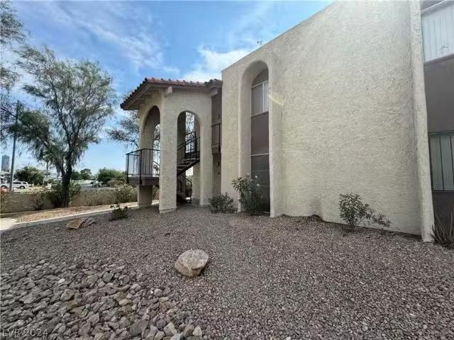 Condominium, Two Story Las Vegas, NV 4464 W Desert Inn Rd #A