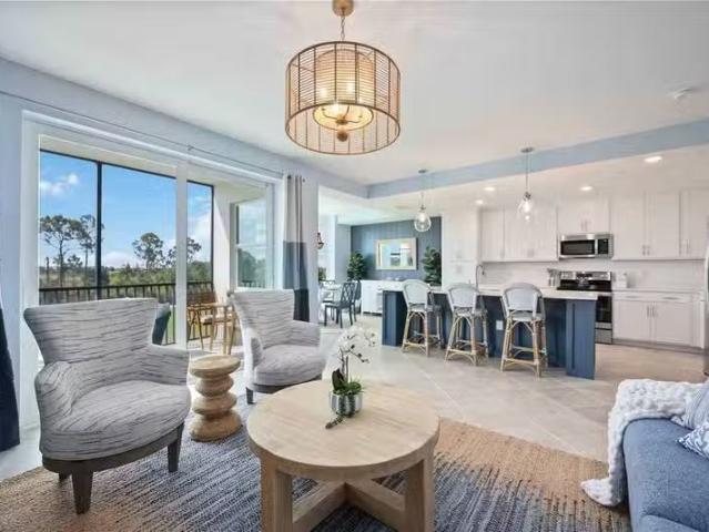 Condominium VENICE, FL 12240 Wellen Golf St #203